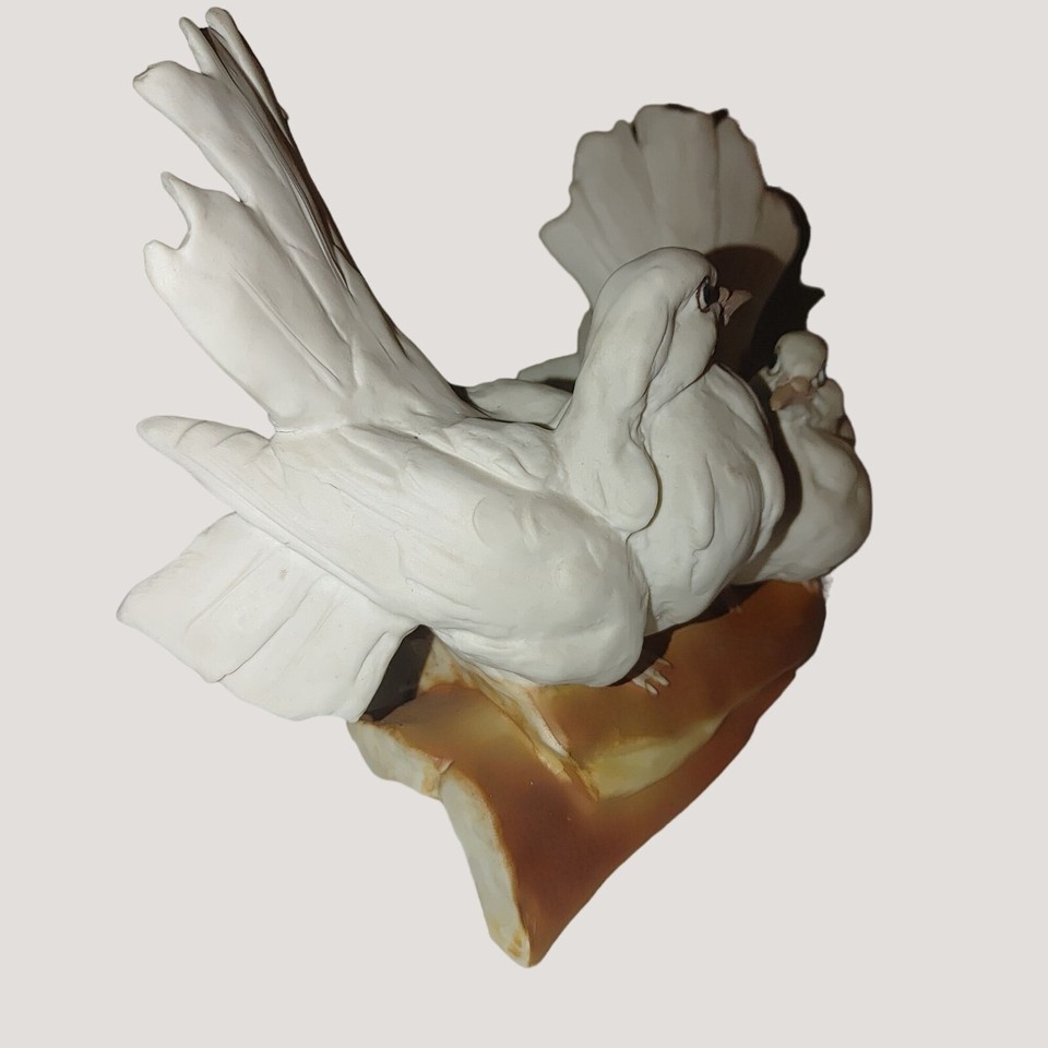Capodimonte Doves Decorative Figurine Porcelain Italy White Birds ...