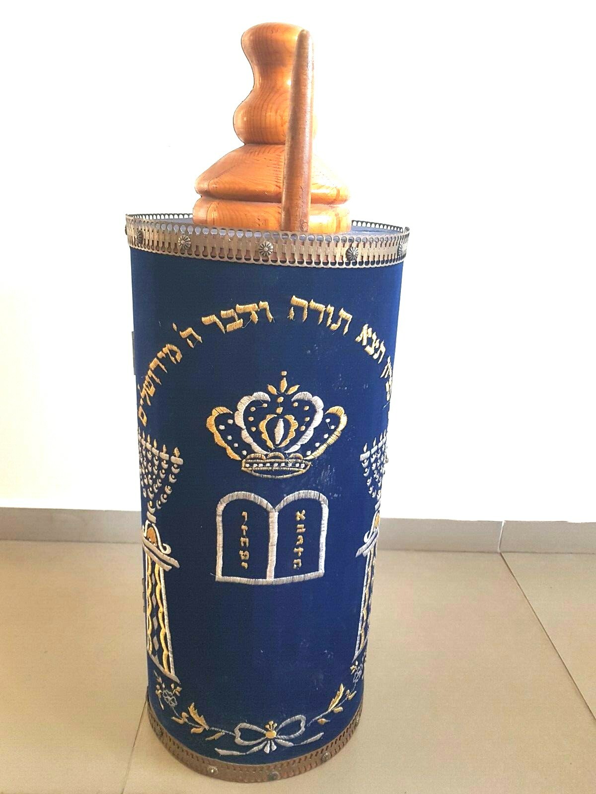 Sefer Torah Wood Case in Good Condition for Scroll 20 to 22 inches from ...