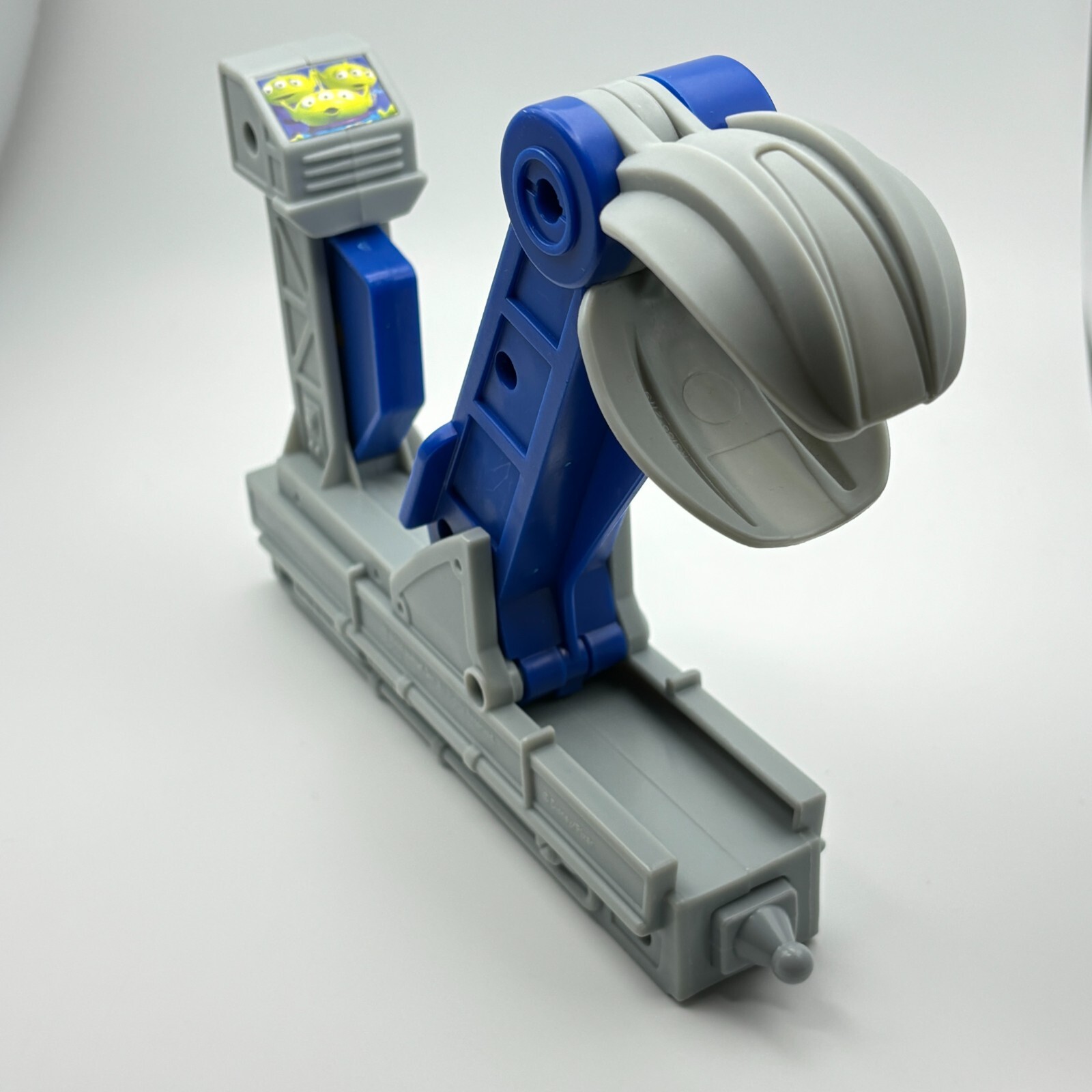 Alien Claw Rescue Game 1 Blue Claw Machine 2009 Replacement Pieces ...