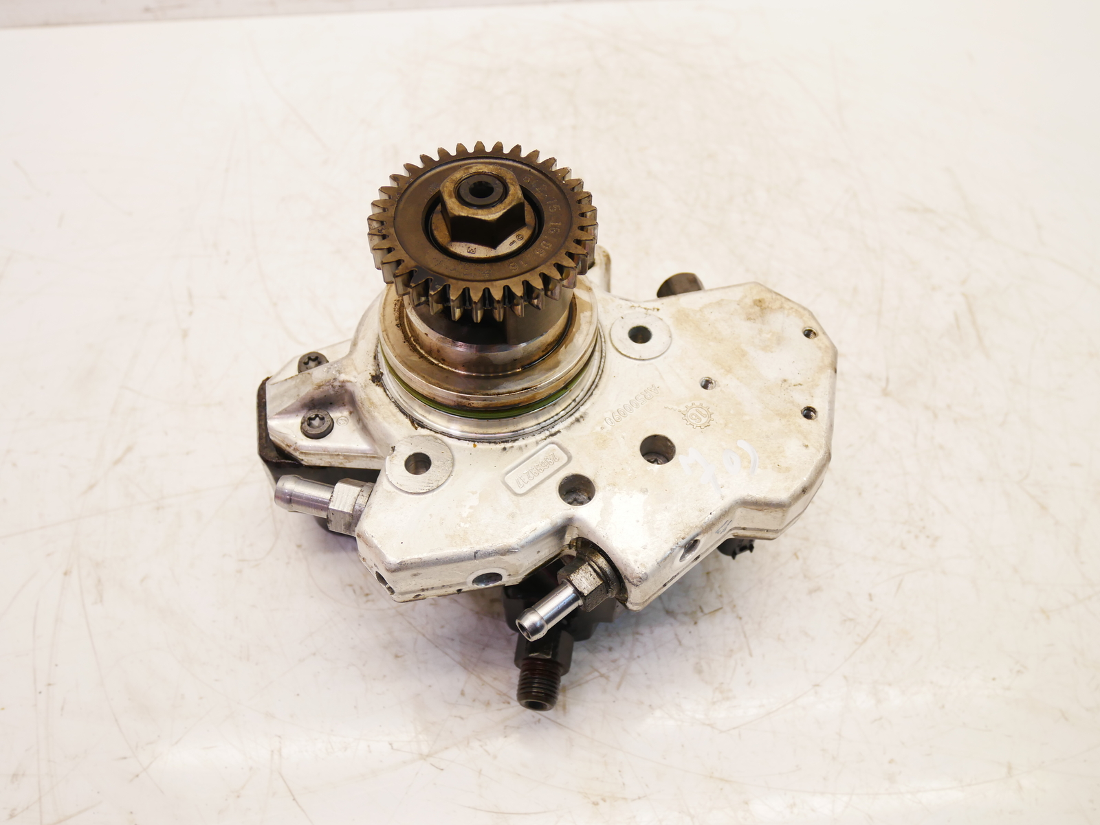 High-pressure pump für Mercedes E 350 BlueTec 3,0 V6 OM642.838 OM642 ...