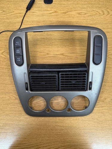 2002-2005 Ford Explorer Center Dash Radio Climate Bezel with Vents Info ...