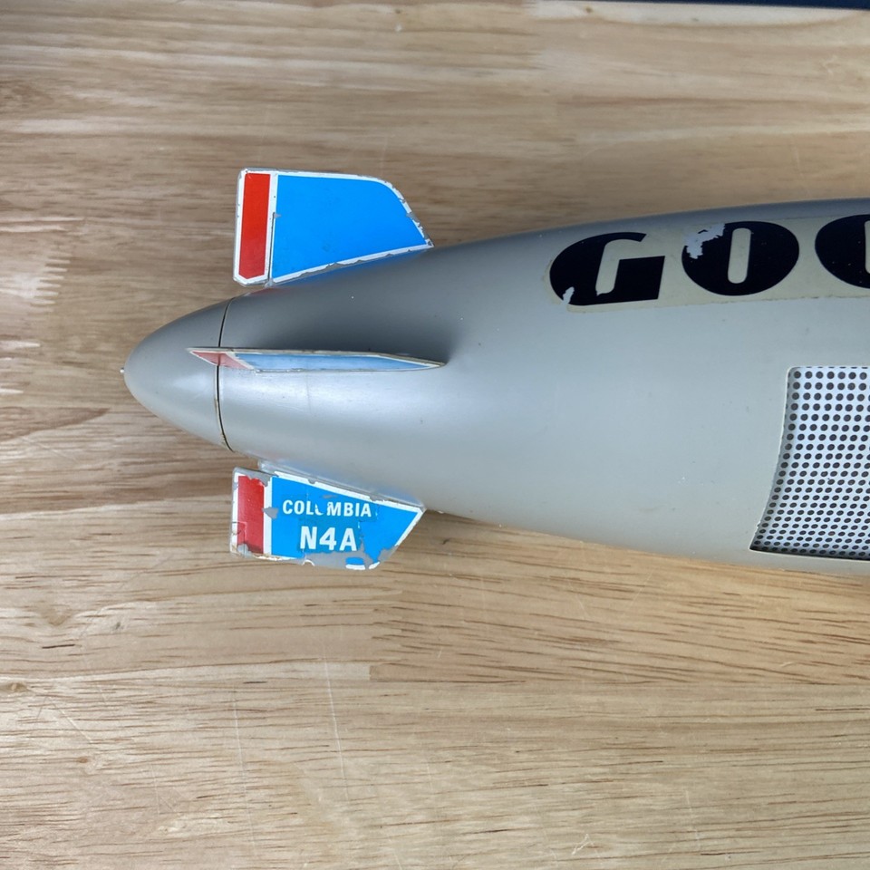 Vintage Revell GoodYear Blimp 1975 Snap Model Kit Built | eBay