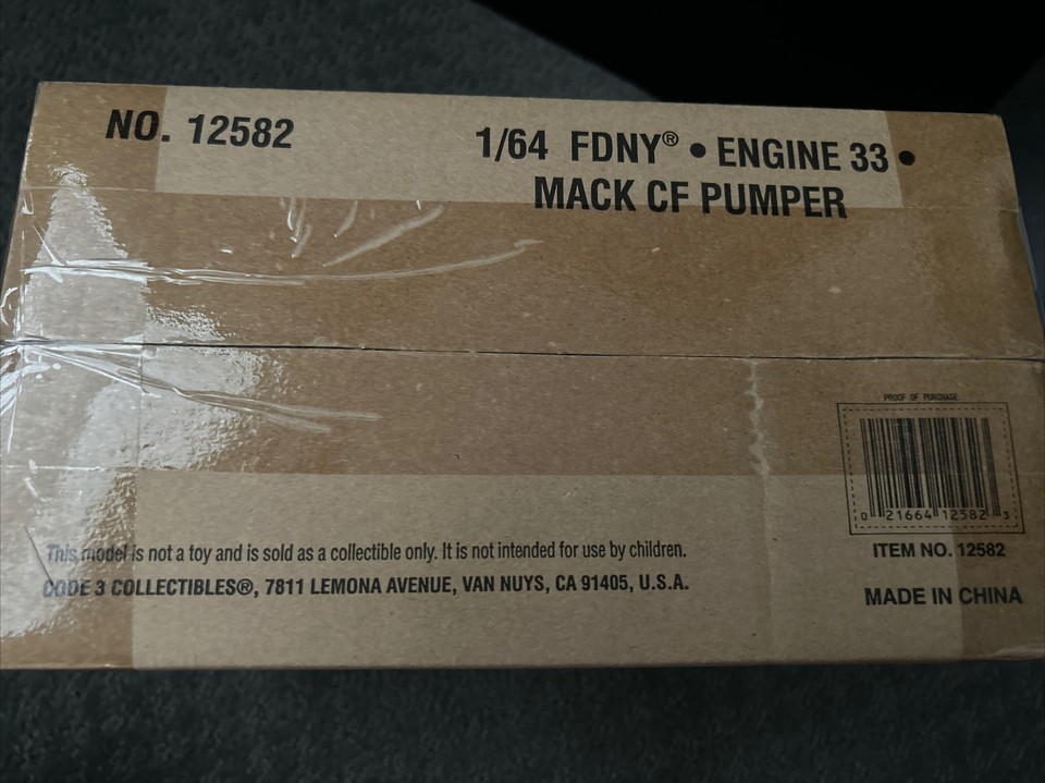 FDNY Engine 33 Mack CF Pumper -Code 3 1/64 # 12582 Sealed - Limited ...