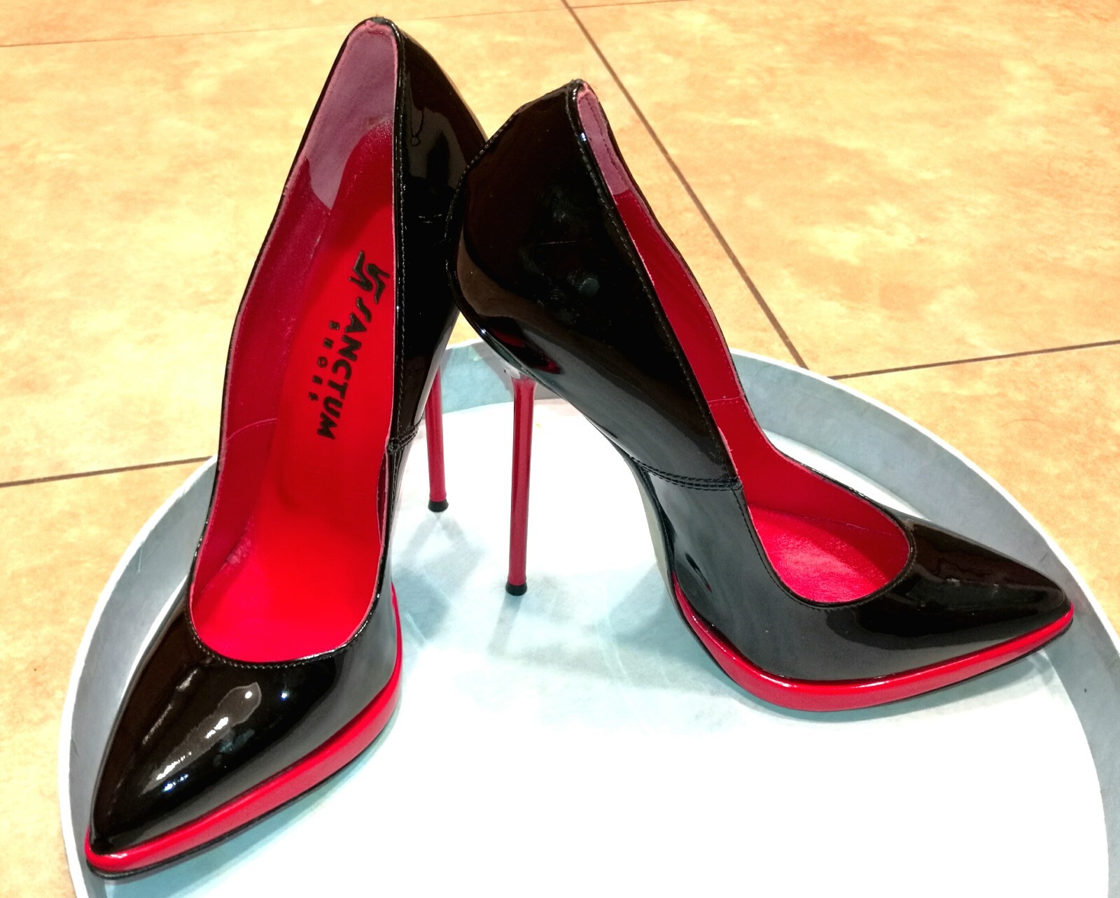 RARE SEXY NEW BRAND SANCTUM Extreme High Italian Pumps with Metal ...