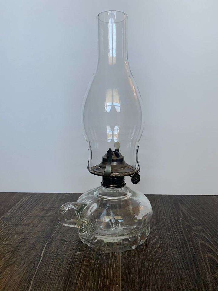 Vintage Lamplight Farms Finger Hold Oil Lamp Clear Glass Scalloped Base ...
