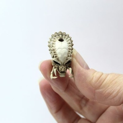 Predator BEARD BEAD DREADLOCKS, HAIR BRAIDING. Unmasked, Jawless Skull ...