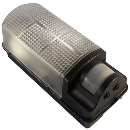 Robus R60BHPIR-04 60W Bulkhead Outdoor Wall Security Light With PIR ...