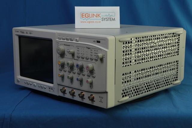 Agilent DSO8104A Infiniium Oscilloscope 1 GHz 4 Channels for sale ...