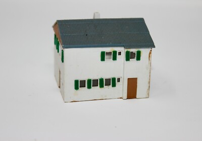 N Scale Pre-Built Two-Story Building Approximately 2 x 2 x 1.75" (#69 ...