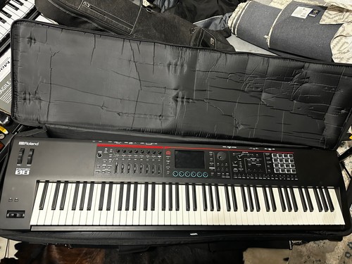Used Roland FANTOM 8 Synthesizer with carry bag 761294514962 | eBay