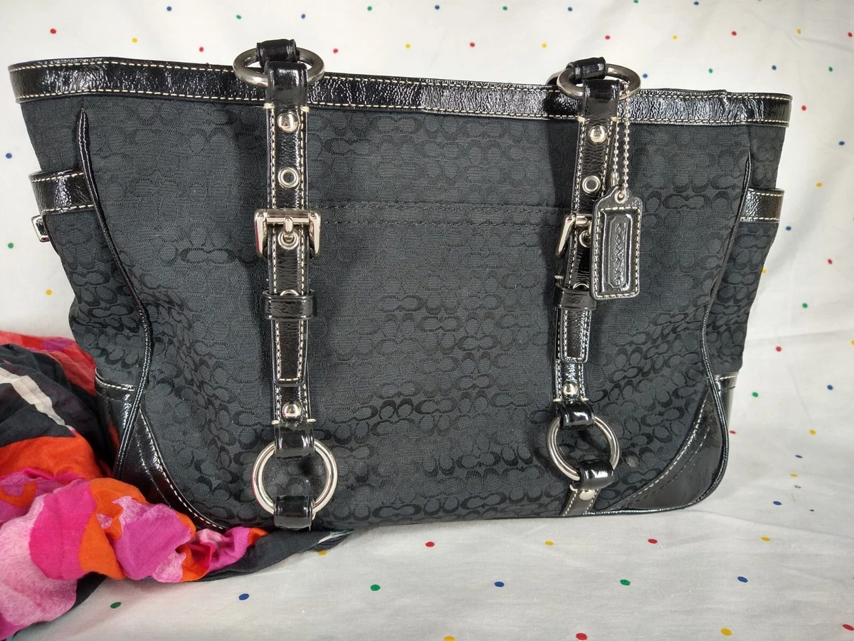 Black Coach Logo Pattern