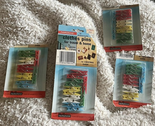 VTG 1974 SPRING CLOTHES PINS Multi Color Plastic NEW OLD STOCK 30 Ben ...