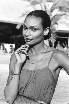 American actress and dancer Vivian Reed in Cannes in August 1981 Old ...