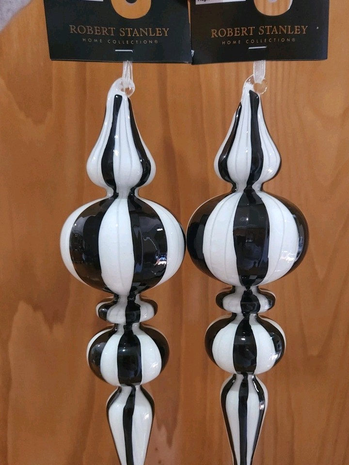 Lot Of 2 Robert Stanley Blown Glass Black & White Modern Finial ...