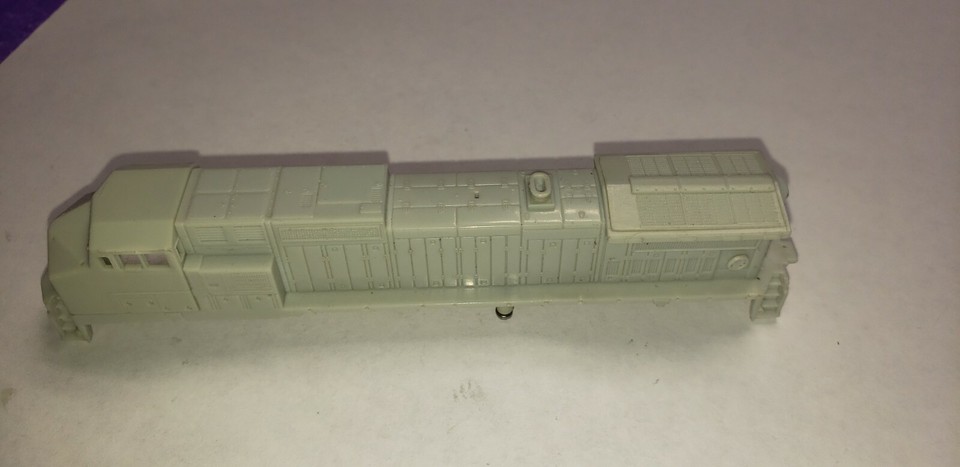 N SCALE SHELL ONLY Bachmann Spectrum GE Dash 8-40CW UNDECORATED | eBay