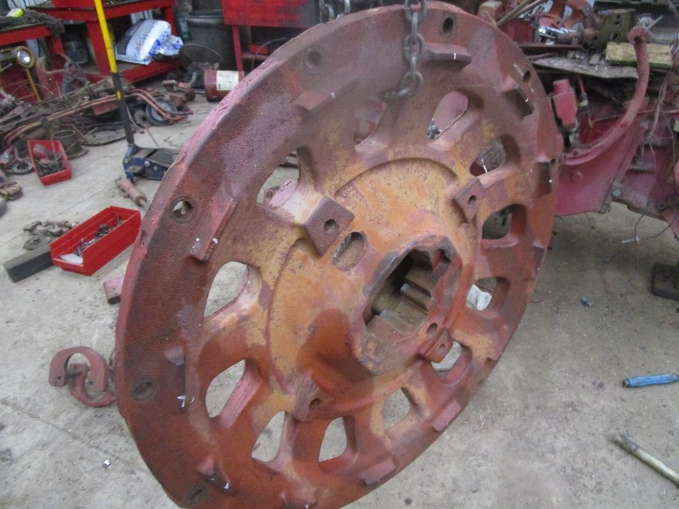 International 856 806 1256 Original Cast 12 Spoke Rear Wheel 397188R1 ...