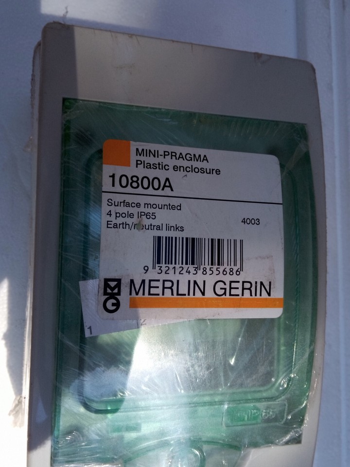 Merlin Gerin Mini Pragma 4 pole Surface Mounted Plastic Enclosure ...