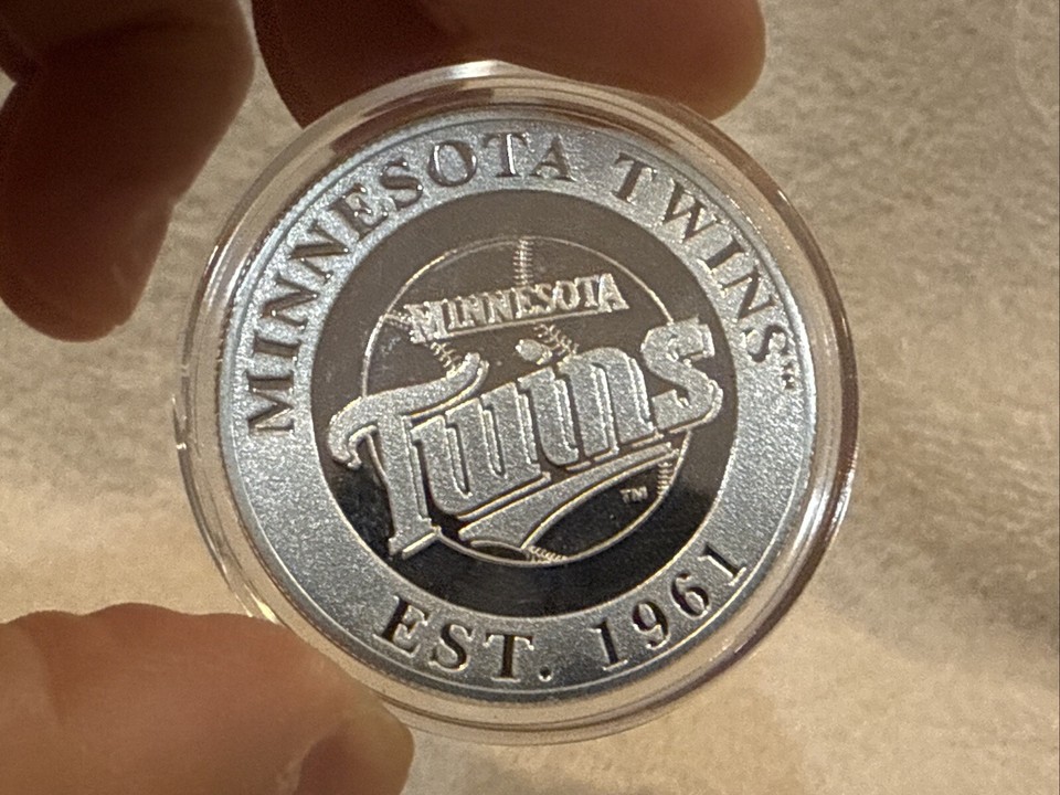 RARE Minnesota Twins Est. 1961 1 Troy Ounce .999 Silver Medallion/Coin ...