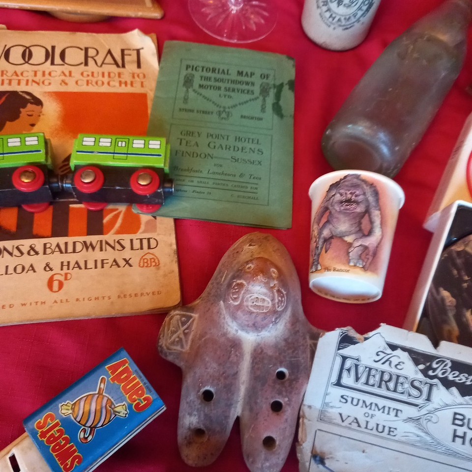 HIGHLY COLLECTABLE, JOB LOT OF ANTIQUE & VINTAGE COLLECTABLES & CURIOS ...