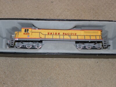 HO Spectrum GE Dash 8 40C UP P/N 85002 Locomotive New-Open Box+ Dummy ...