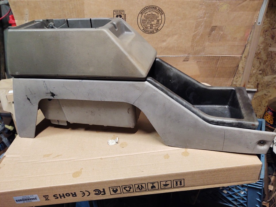 1984 1985 1986 1987 1988 Toyota Pickup 4Runner Center Console grey USED ...