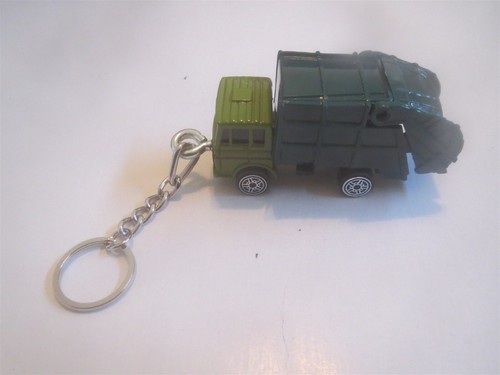 GARBAGE TRUCK RECYCLE TRUCK DIECAST MODEL TOY CAR KEYCHAIN KEYRING ...