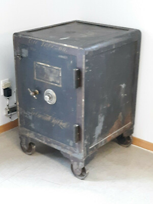 Safes & Still Banks - Antique Victor Safe
