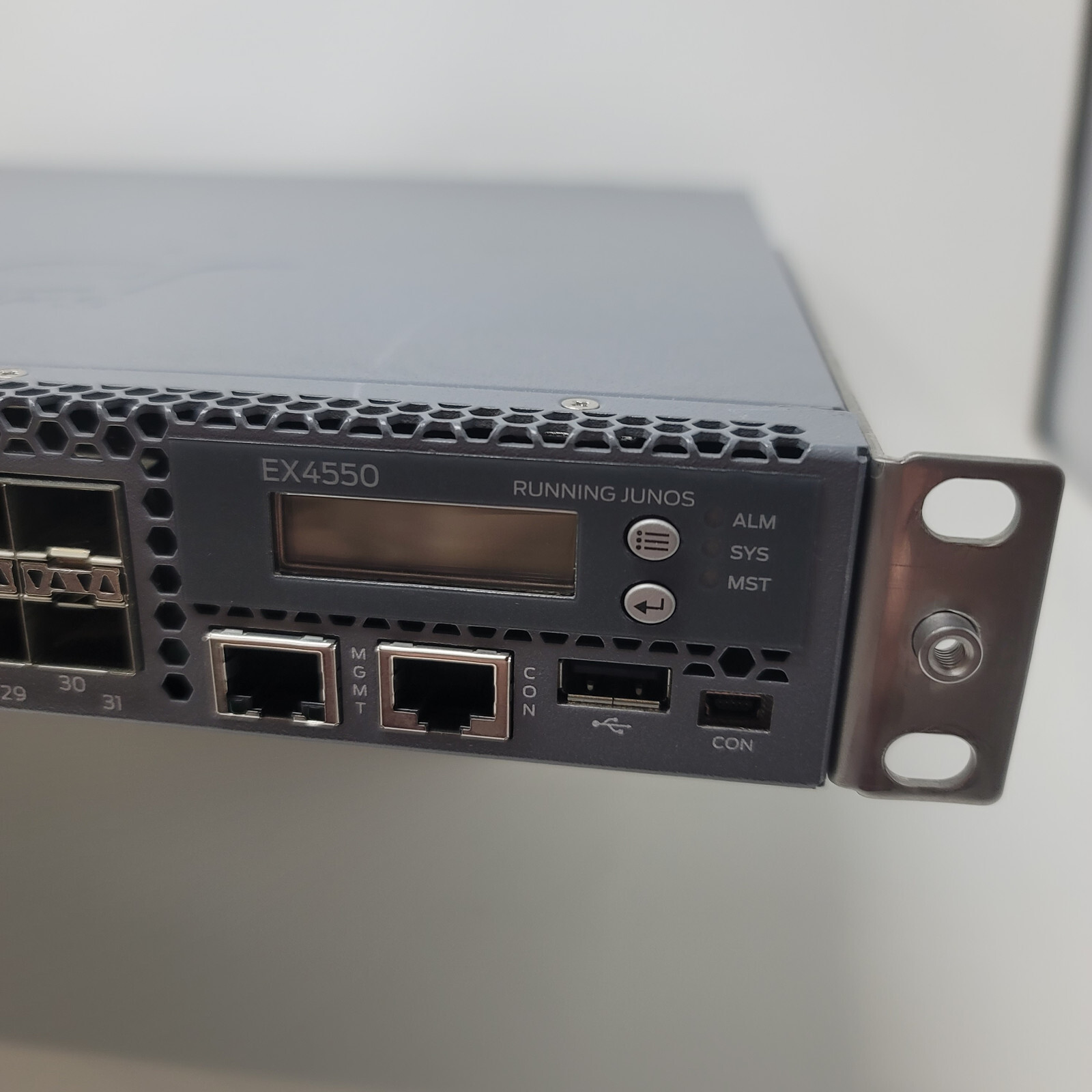 Juniper EX4550-32F 32-Port 10GbE SFP+ Switch w/ EX4550-EM-8XSFP, EX4550 ...