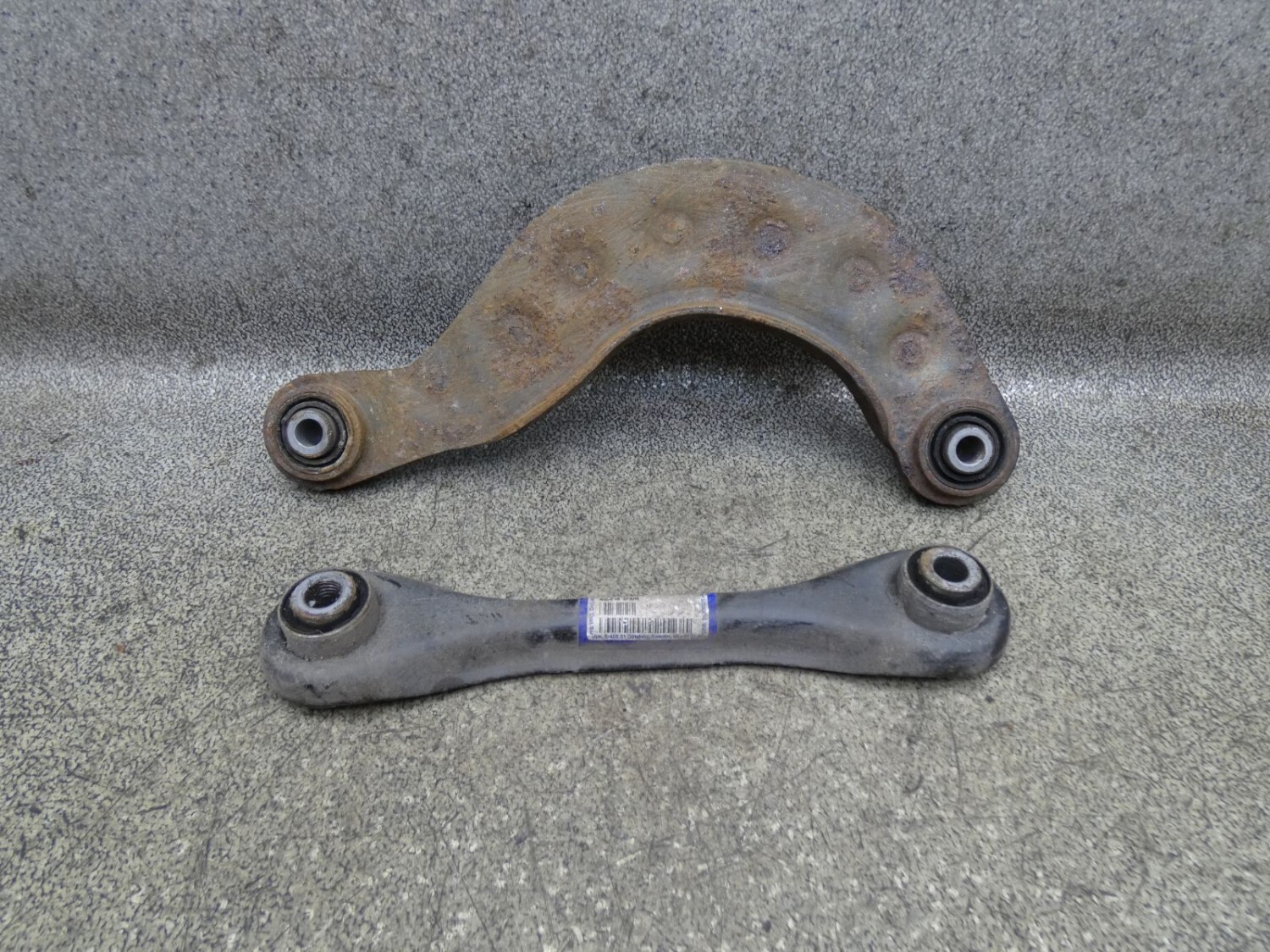 Querlenker HR hinten rechts 30683067 227Tkm Volvo V50 2.4 D5 08.1787. ...