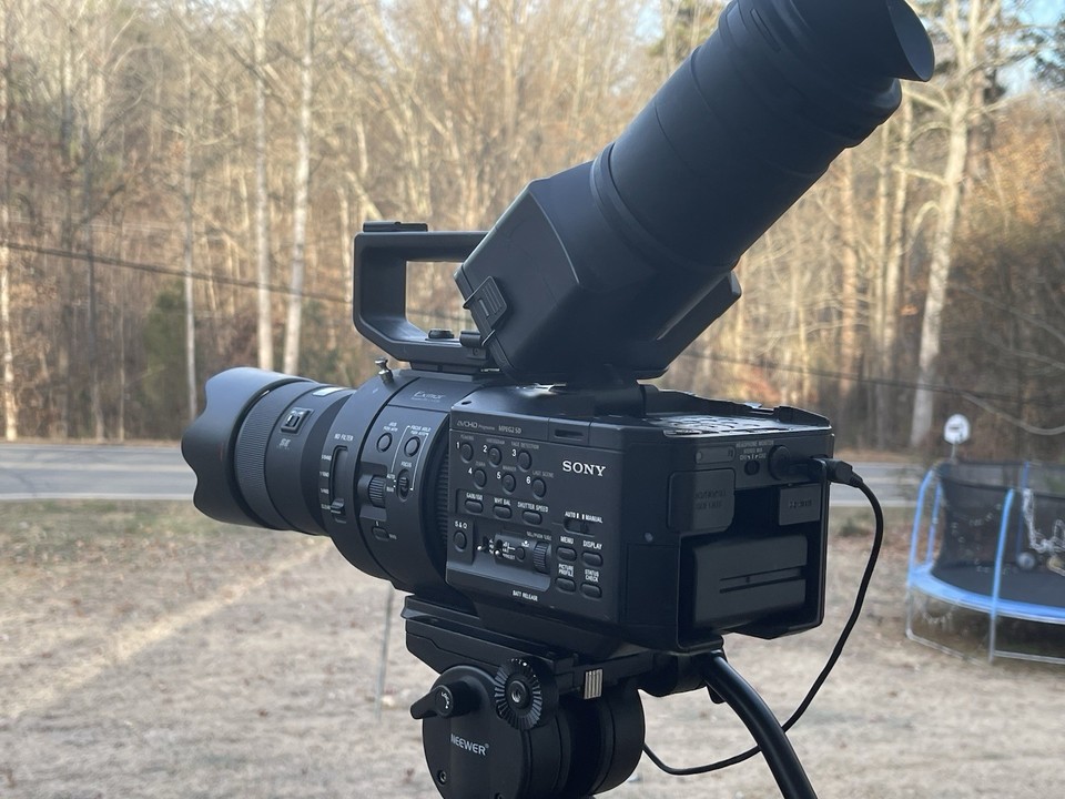 Sony FS700 Super 35mm Camera with Power Zoom Lens and Extras | eBay
