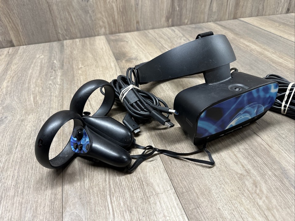 Lenovo Oculus Rift S VR Headset With Controllers And Cable (READ) | eBay