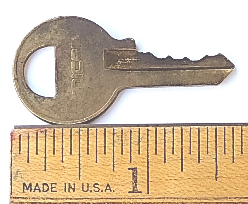 Vintage Key Appx UNICAN M1 9-3833 The Lock Doctor 1-5/8" Replacement ...