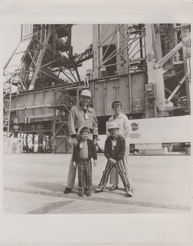Apollo 16 | RARE NASA 1972 Charles Duke Jr. Family at Launch Assembly ...