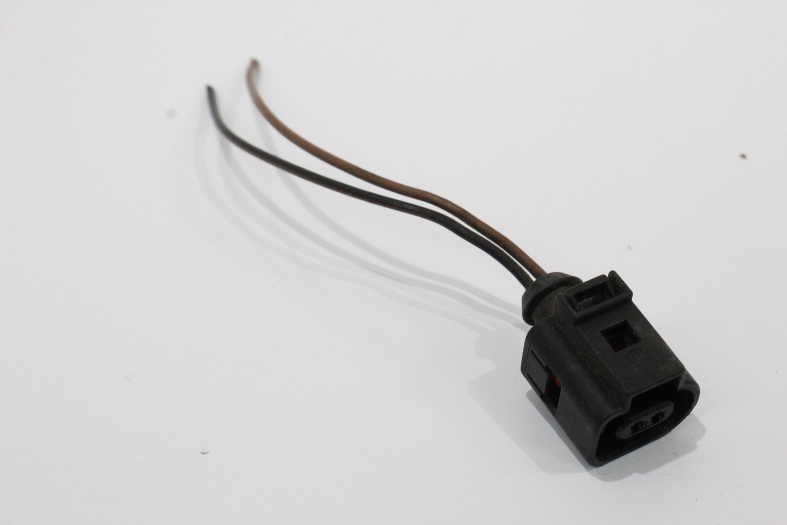 VW Derby 6N Mk3 2 Pin Wiring Connector and Short Length of Wire ...