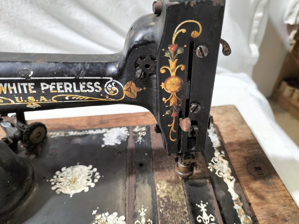 Antique c.1890 Sewing Machine Rare New White Peerless Hand Crank ...