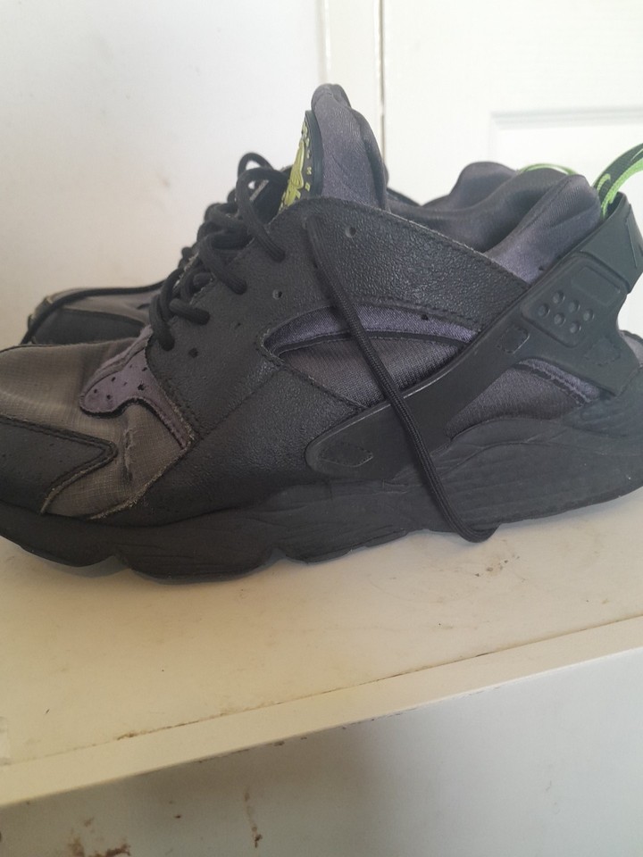 Nike Air Huarache Black/Iron Grey/Volt DZ4499-001 UK 9 Trainers - Used ...