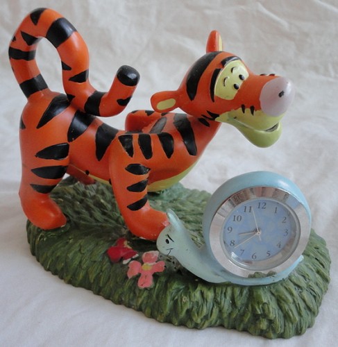 Tigger & Friend Desk Clock Snail Disney Movement Winnie Pooh Figurine ...
