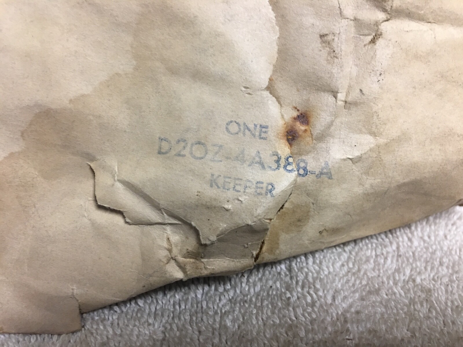 NOS FORD MERCURY D20Z-4A388-A AXLE BEARING KEEPER 1964-1976 FAIRLANE ...