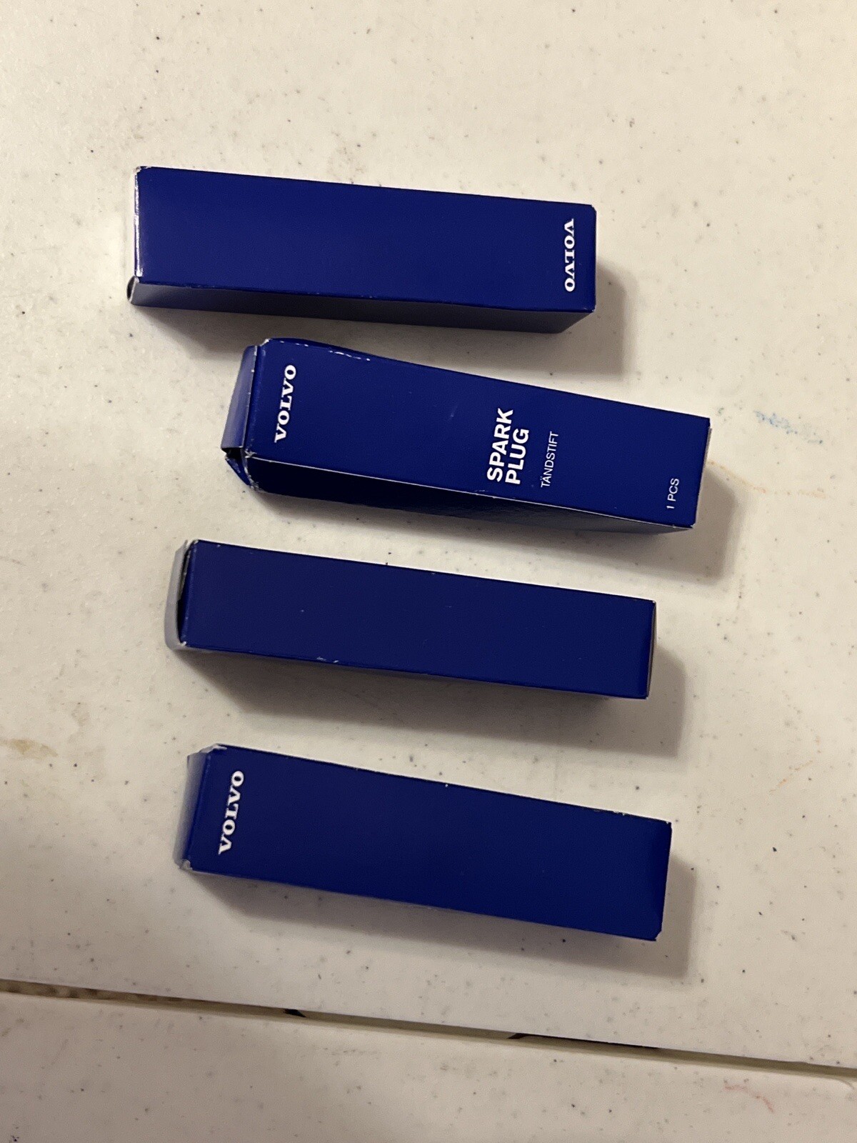 Genuine+Volvo+Spark+Plug+31673604+Set+4 for sale online | eBay