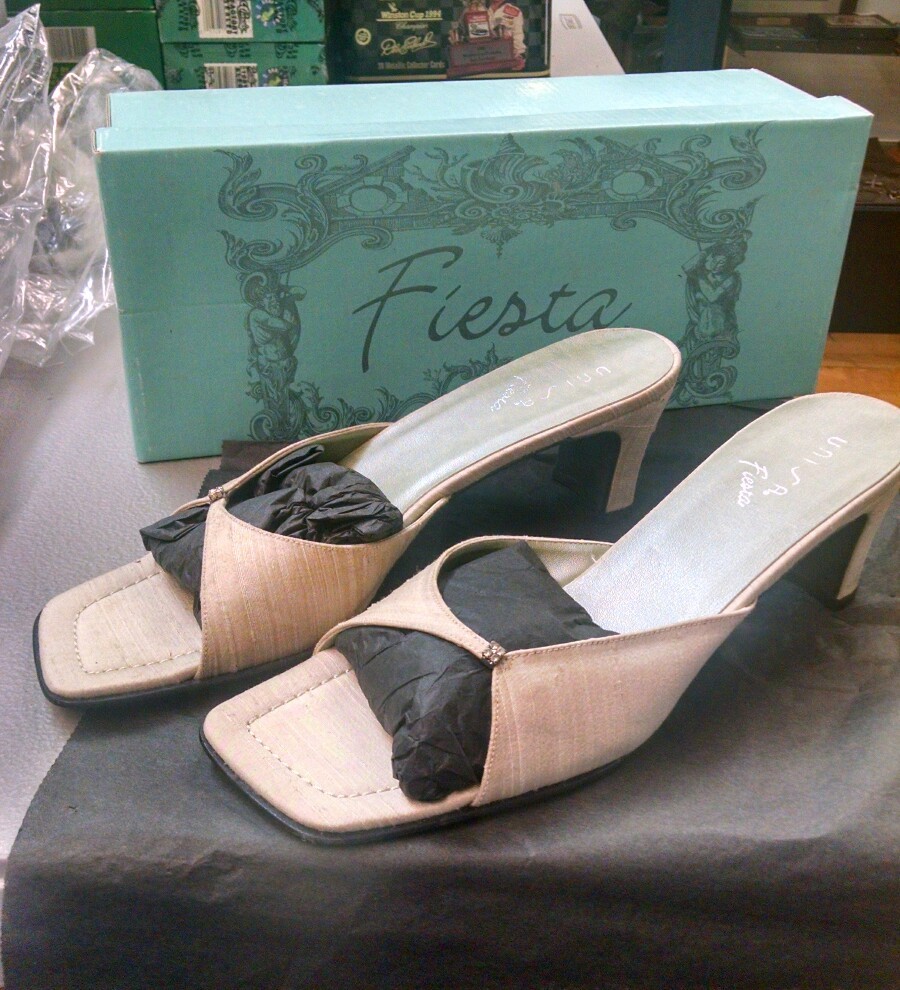 UNISA FIESTA SHOES HEELS WOMEN'S FOOTWEAR w/RHINESTONES SIZE 9.5 AA wow ...