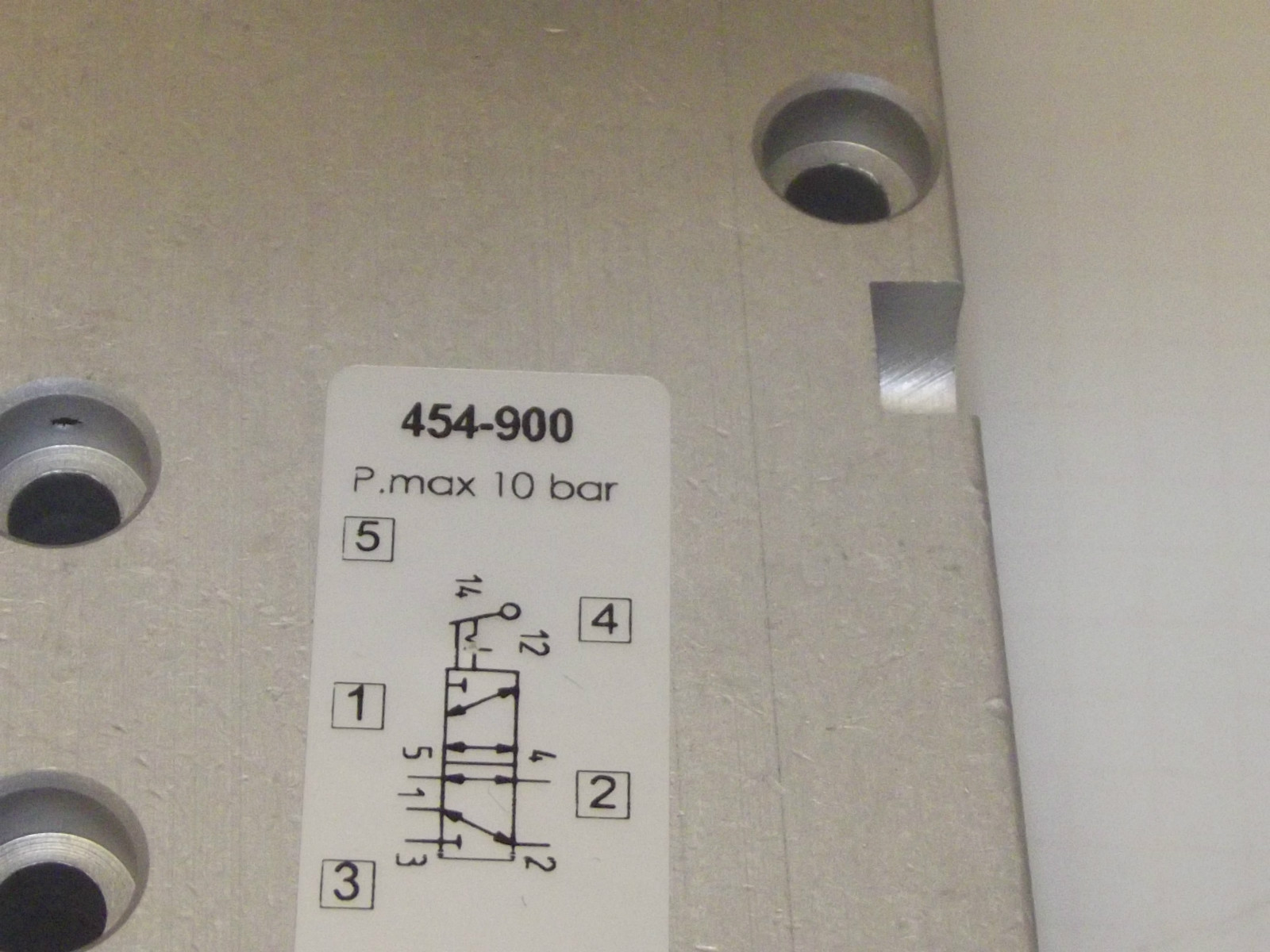 Camozzi 454-900, 5/2 ,1/4 Bsp Manuel Bi Stable Lever Valve, 2 Position ...