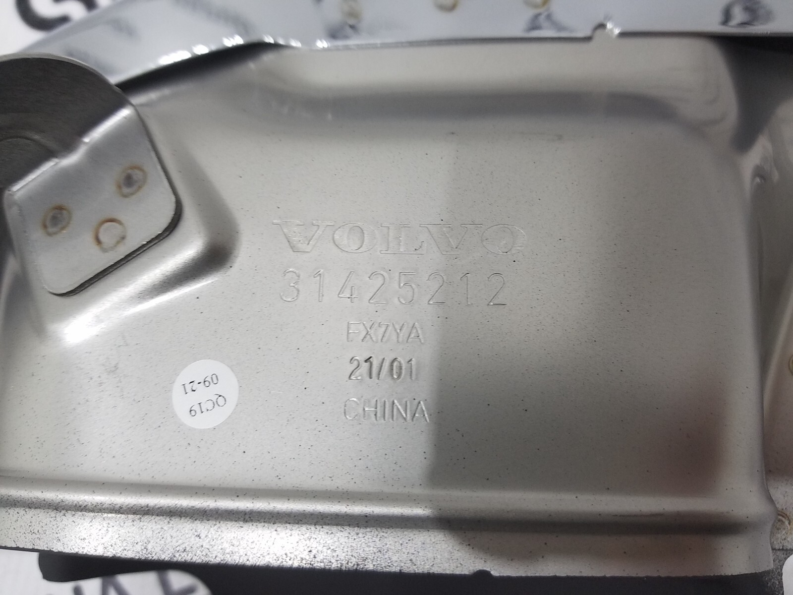 2018 Volvo Xc60 Rear Bumper Right Side Exhaust End 31425212 for sale ...