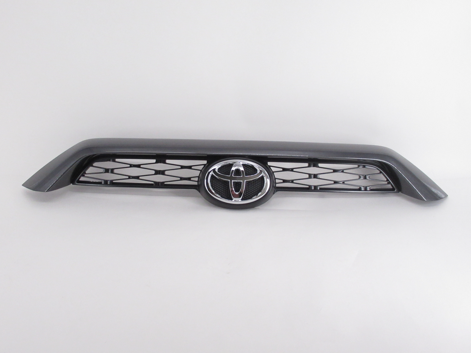 Genuine OEM Toyota 53101-35080-B1 Radiator Grille Assy 2014-2019 ...