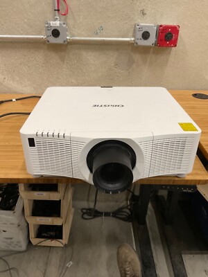 Christie LWU701i Projector With ML-713 Middle Throw Lens | eBay