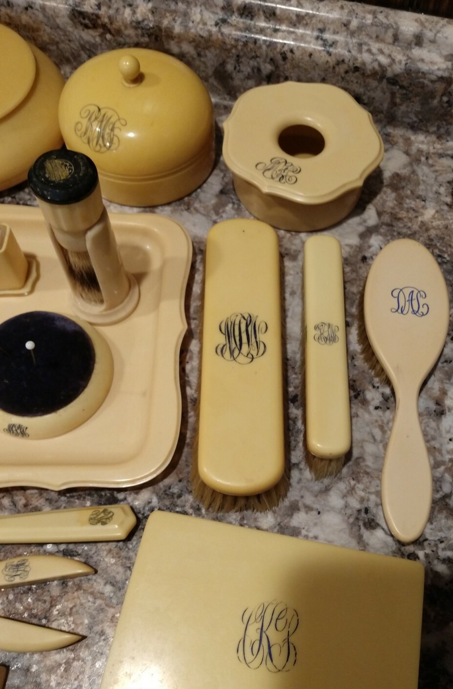 Vtg Ivory Pyralin Celluloid Art Deco 16 Piece Vanity Dresser Set ...