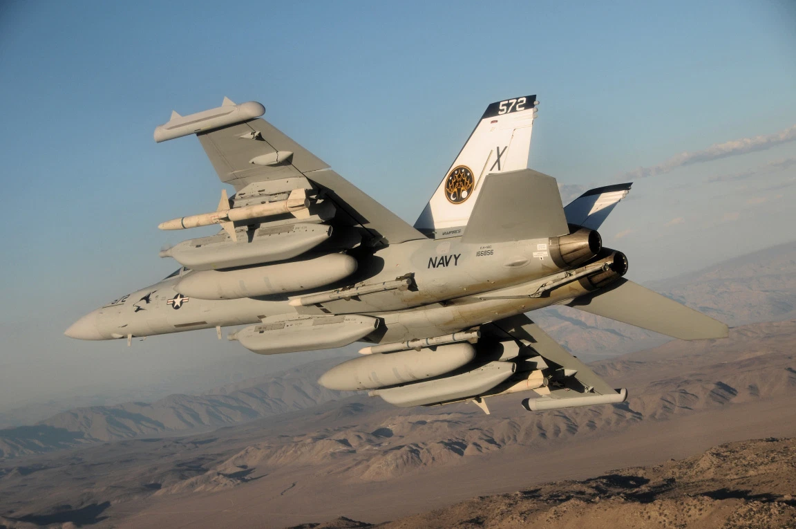 Modern War Gree Growlers