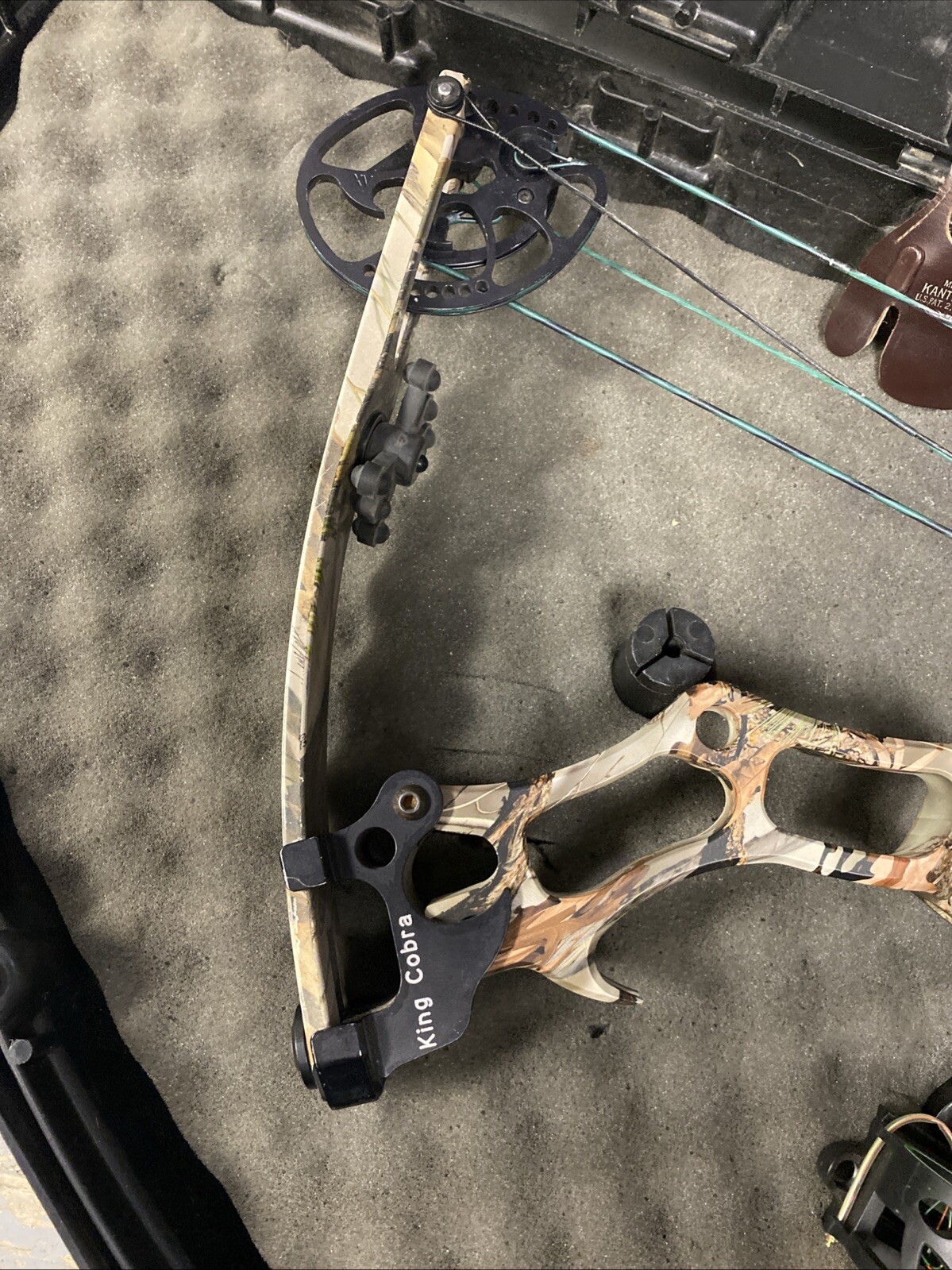 APA Innovation King Cobra RH Compound Bow w/ACC/CASE | eBay