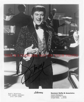 LIBERACE SIGNED AUTOGRAPH 8x10 RP PHOTO GREAT PERFORMER LAS VEGAS PIANO ...
