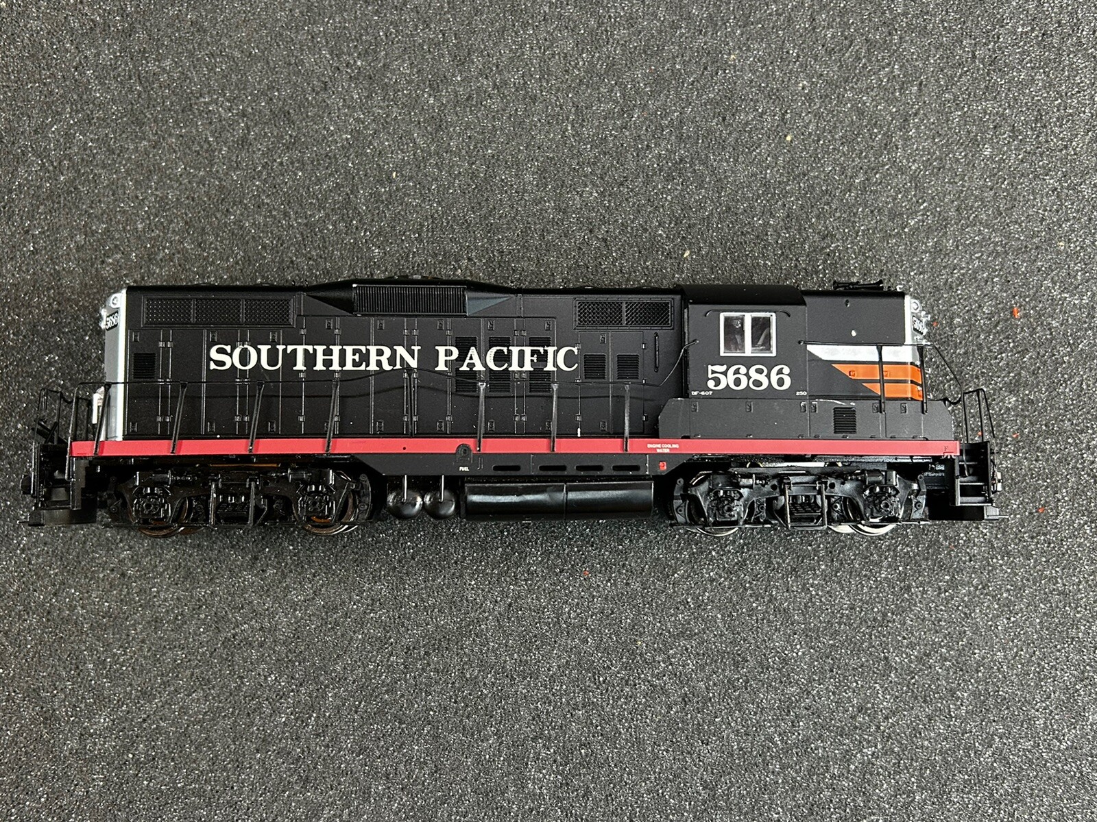 Life Like Proto 2000 HO Scale GP9 II Southern Pacific 5686 Locomotive ...
