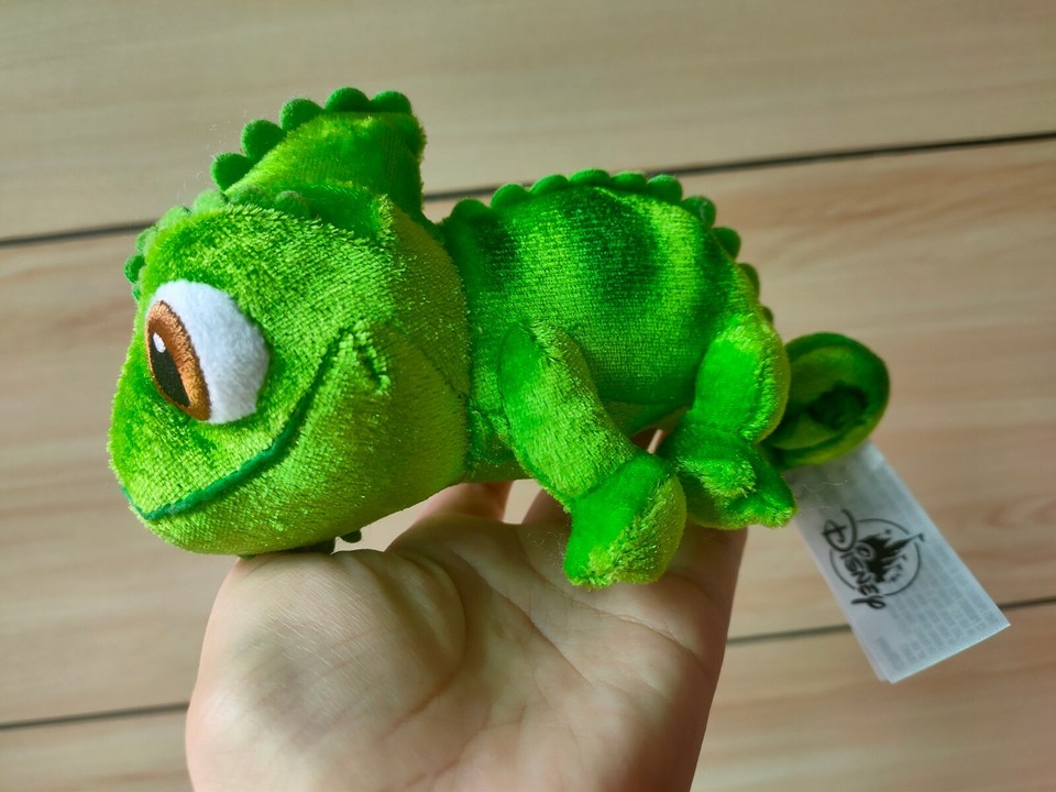 NEW Disney Parks Ratatouille PASCAL PLUSH TOY Rapunzel Tangled Magnet ...